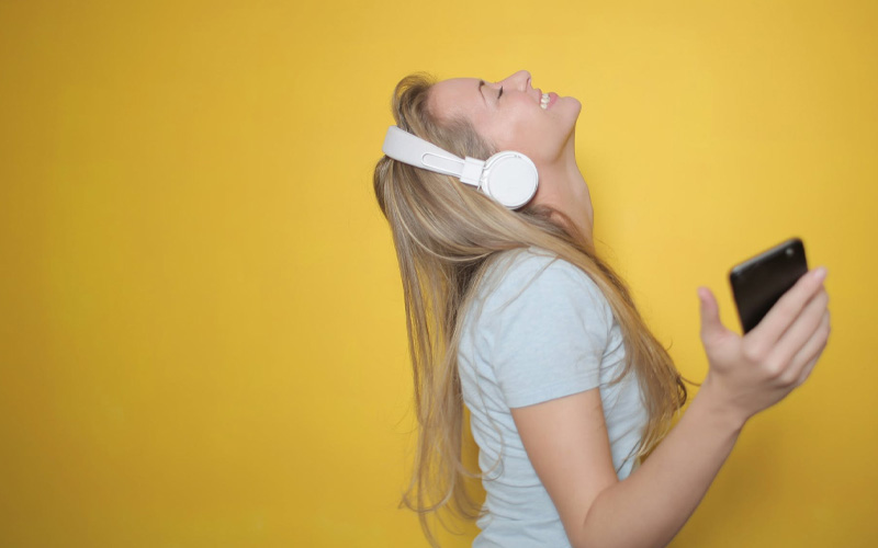 6 Explanations for Buzzing in Your Ears – Habits & Routines