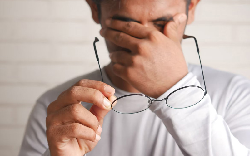 Are Your Eyes Always Dry? Stop Doing This in the Bathroom! – Habits ...