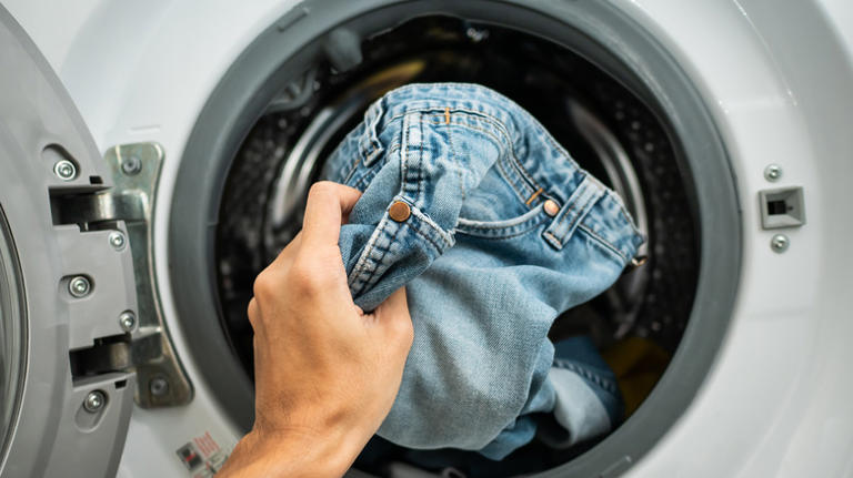 Top Benefits of Using Cold Water When Doing Laundry – Habits & Routines