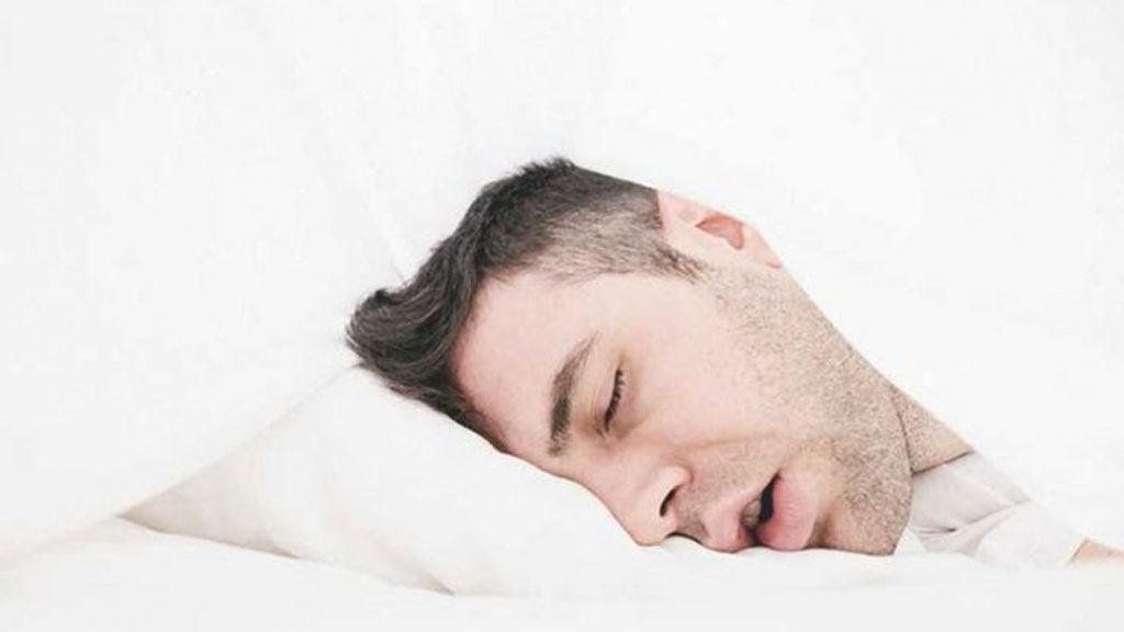 Put a Clove of Garlic Under Your Pillow at Night and See What Happens ...