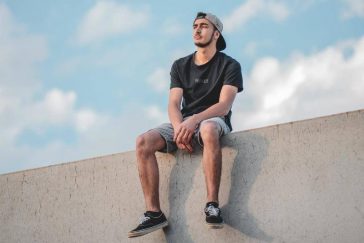 Here’s What Your Seating Position Can Tell about You – Habits & Routines