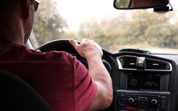 3 Warning Signs You Need to Slow Down When Driving – Habits & Routines