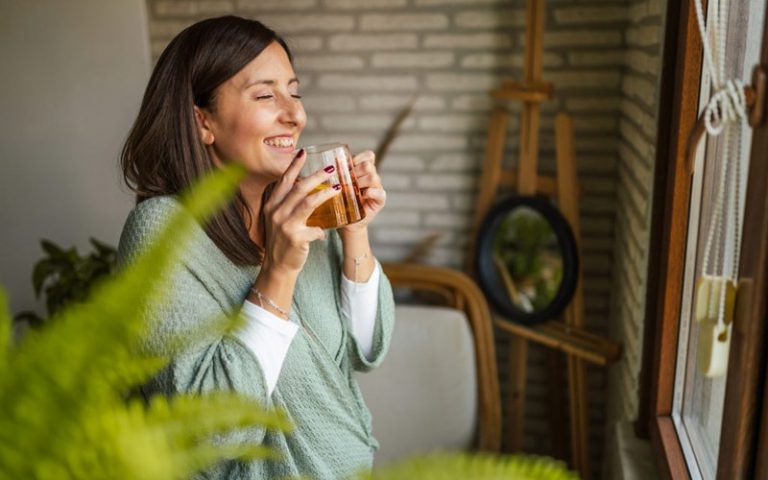 The Pros and Cons of Drinking Tea for Your Health – Habits & Routines