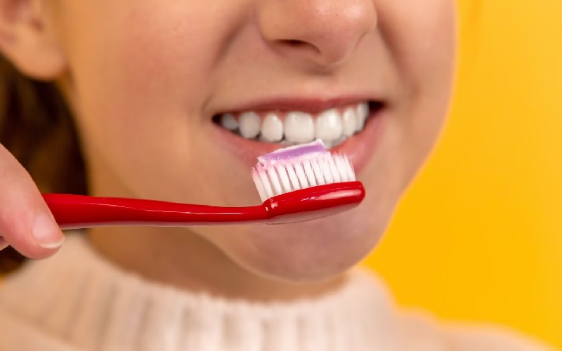The Ideal Tooth Brushing Schedule, According to Dentists – Habits ...