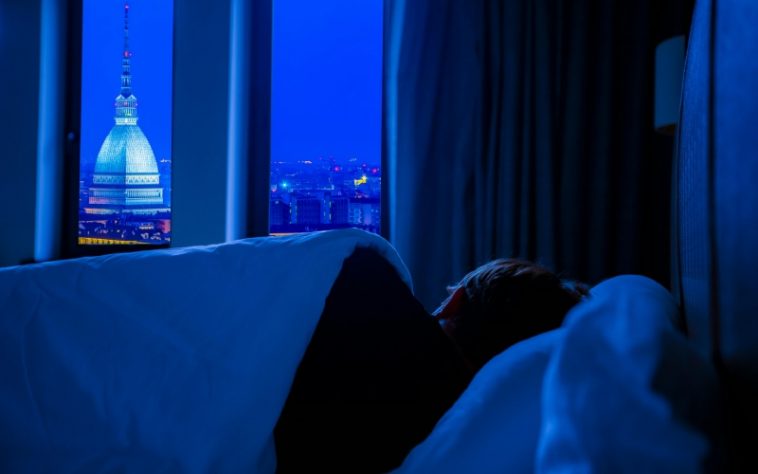 4 Unexpected Drawbacks of Sleeping with an Open Window at Night ...