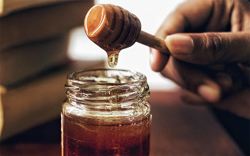 10 Amazing Uses of Raw Honey Inside the House – Habits & Routines