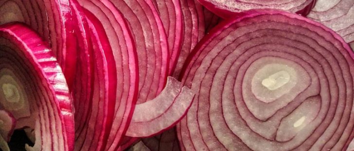 Putting A Raw Onion In Your Socks? Here’s Why It’s Going VIRAL ...
